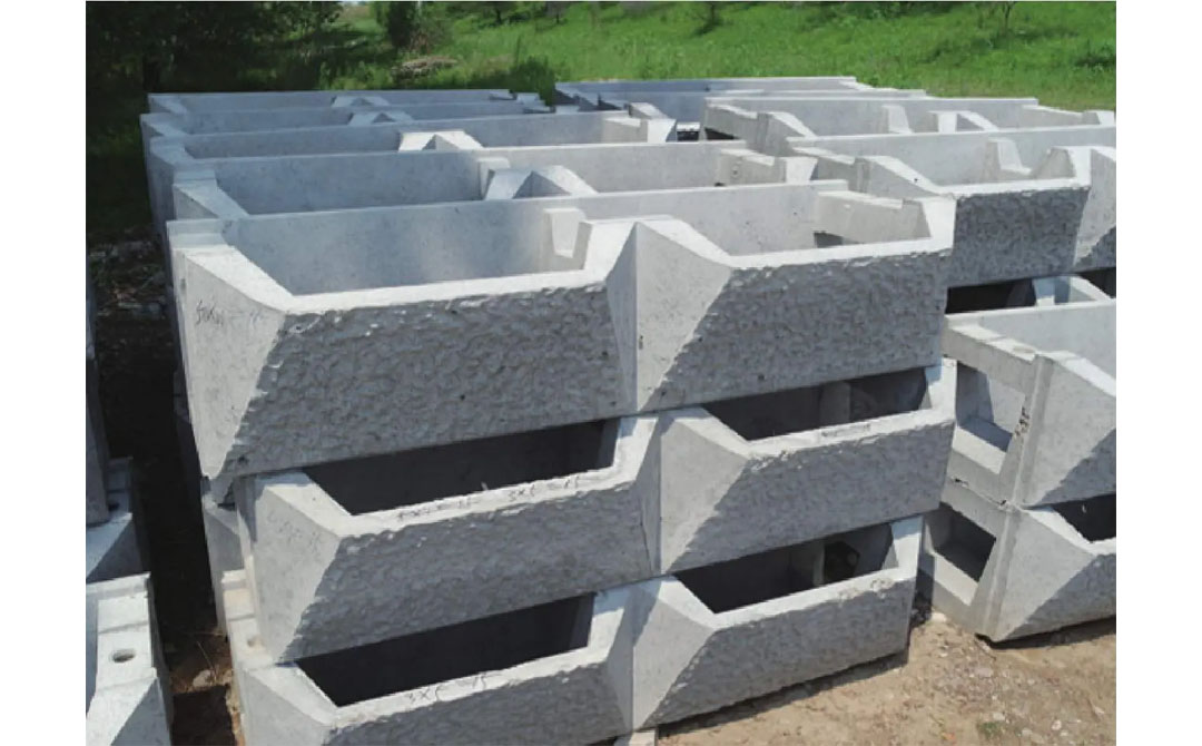 Grass Planting Type, Fish Nest Type, and Pebble Type Ecological Frames